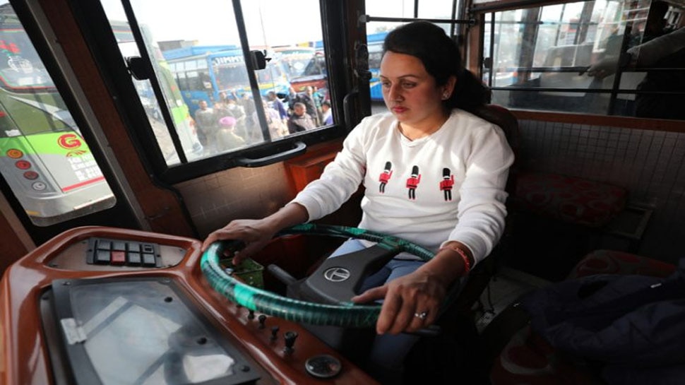 Pooja Devi became the first woman bus driver of Jammu and Kashmir ...