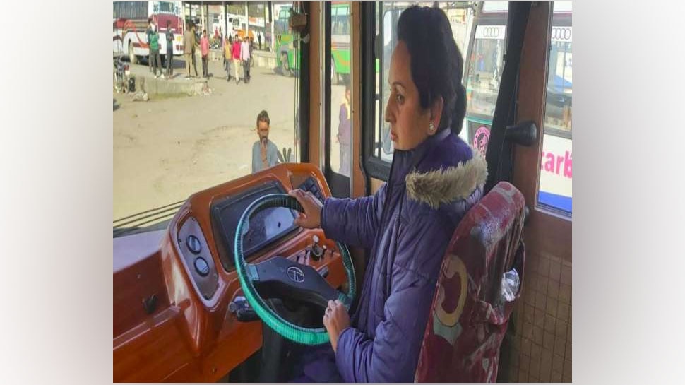 Pooja Devi became the first woman bus driver of Jammu and Kashmir ...