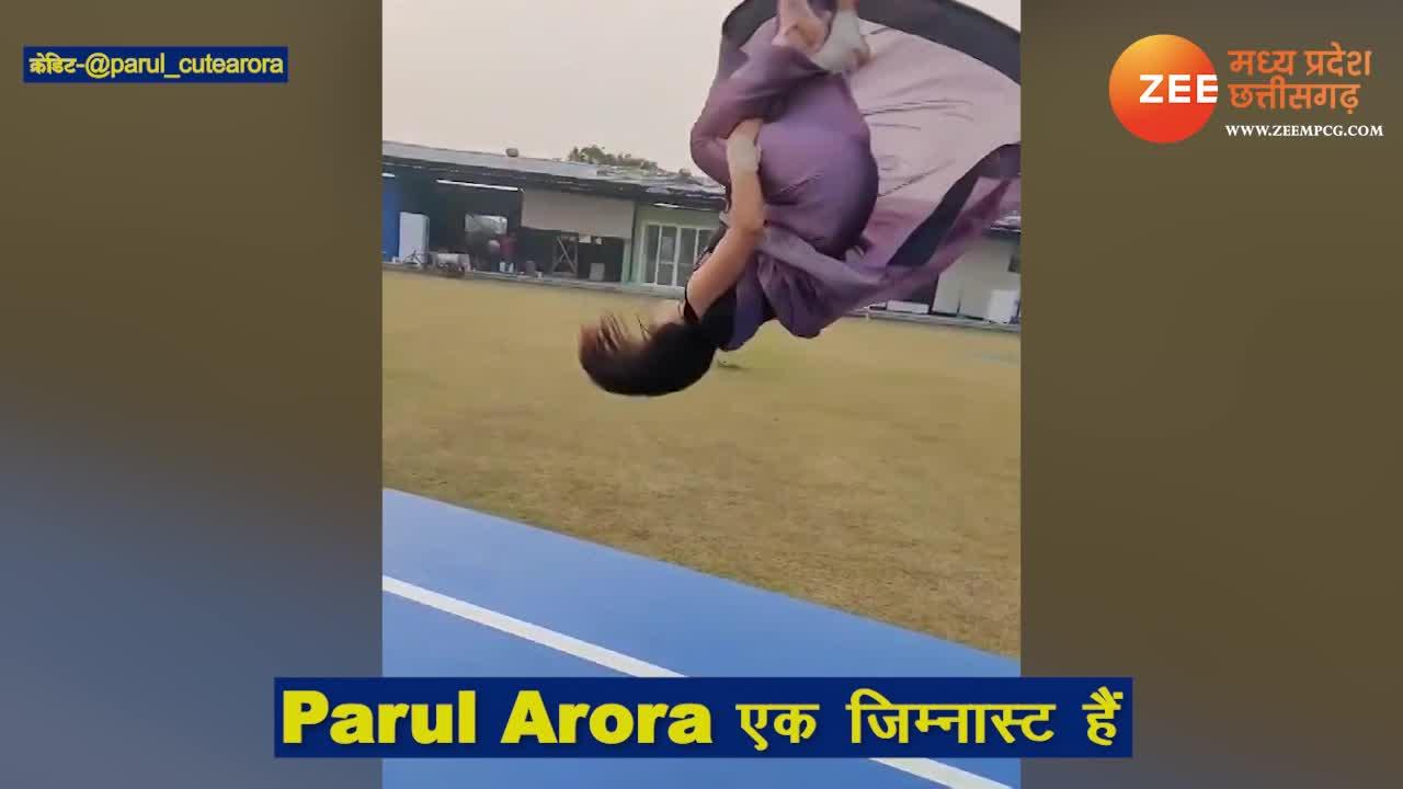 Gymnast Parul Arora back lift with saree video goes viral brmp | VIDEO ...