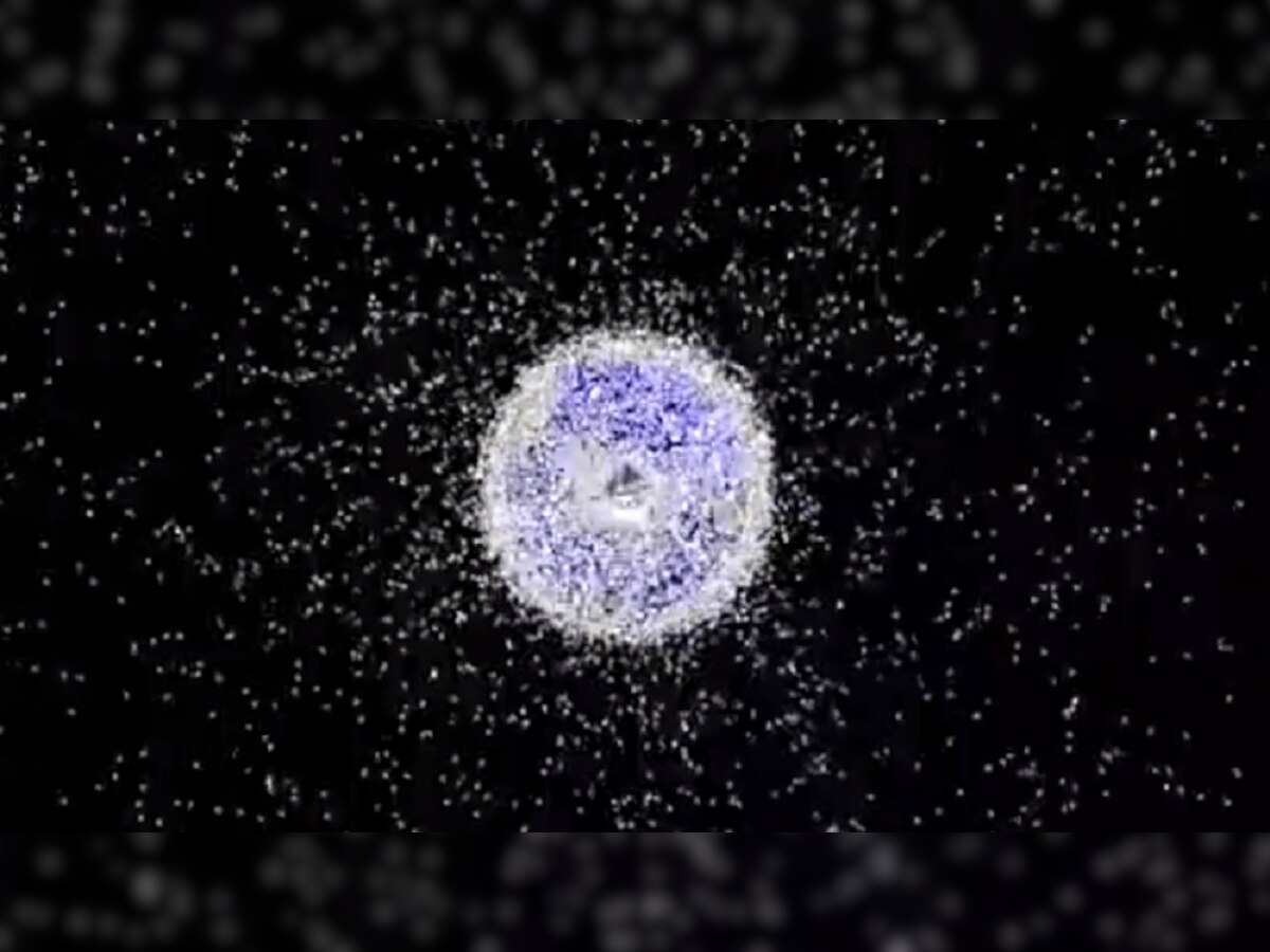 Astronomers are witnessing galaxy death in space | मौत के मुंह में समा ...