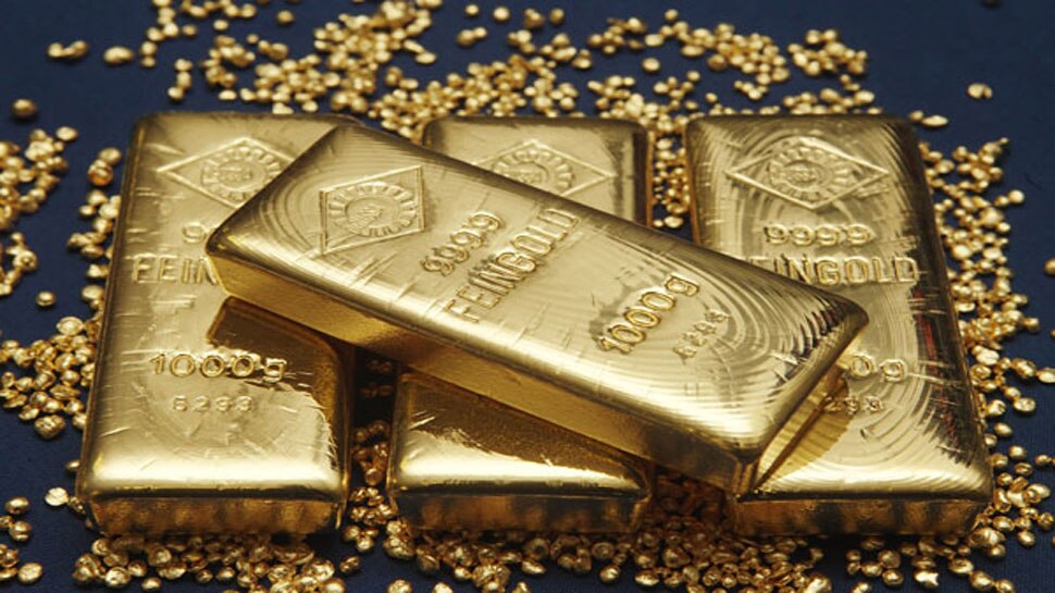 Cochin Customs Preventive seized 4 kg gold and 1 crore 28 lakh rupees ...