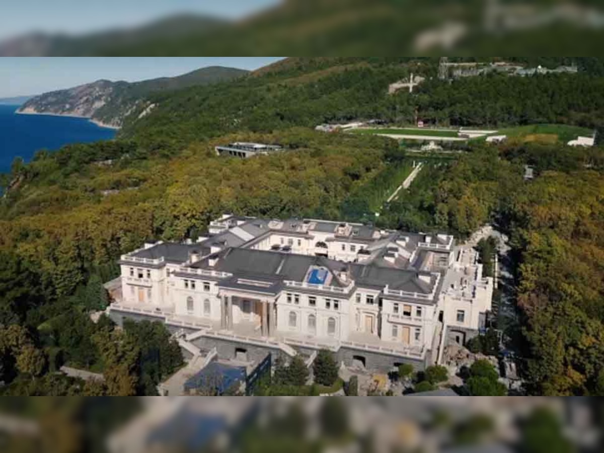 russian president vladimir putin secret palace near black sea Alexei ...