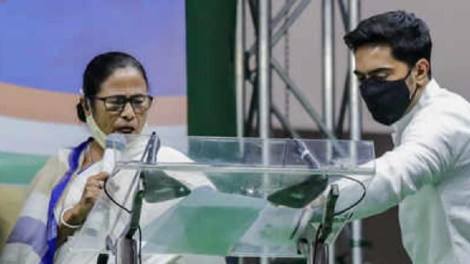 Kolkata West Bengal CM Mamata Banerjee meets nephew and TMC leader Abhishek Banerjee at his ...