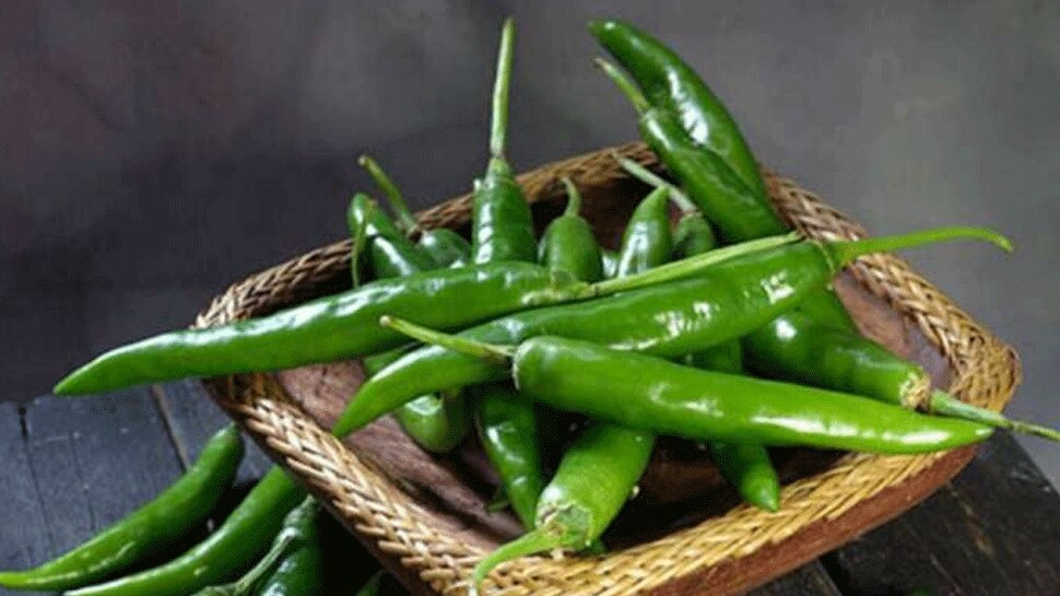 Know Health And Skin Benefits Of Green Chilli rsu | अच्छी स्किन की है ...