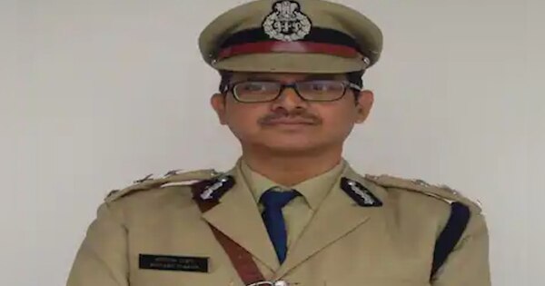 Uttar pradesh 3 ips officers Forced to VRS Amitabh thakur retired prematurely SPUP | UP सरकार ने ...