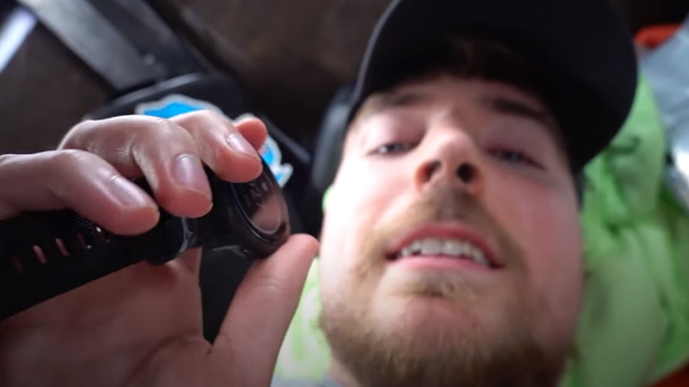 YouTuber Mr Beast spends 50 hours buried alive in coffin | 50 घंटे तक ...