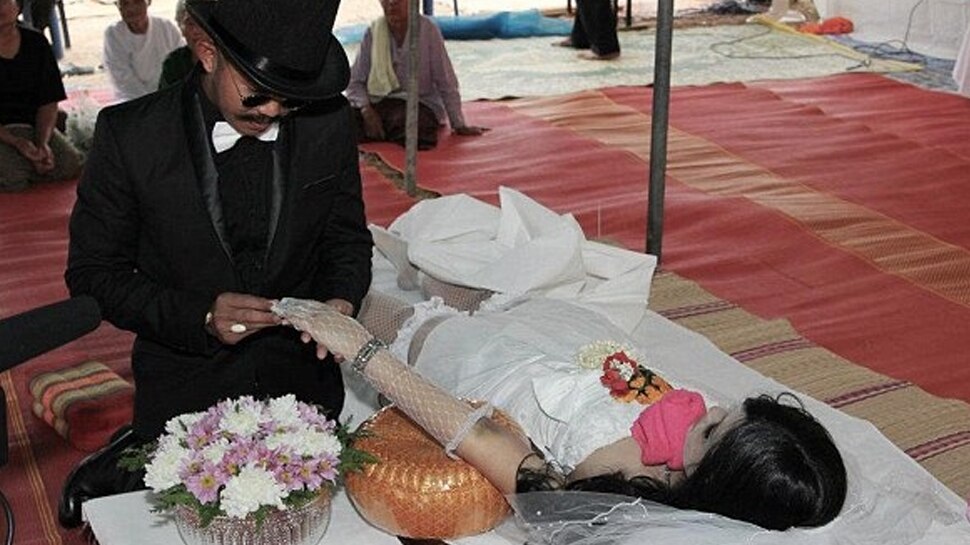 Marry Dead Person in France: Here is the marriage of the dead, the ...