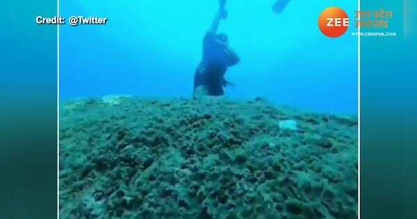 Watch most Amazing Video man doing Zym inside sea video goes viral on ...