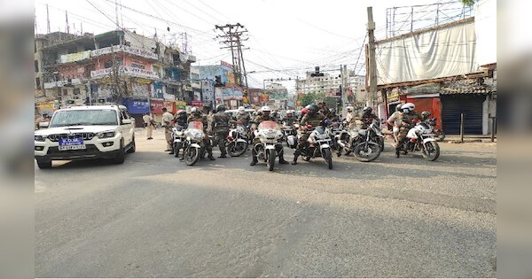 Ranchi Police conducts flag march in the fourth phase of Health ...