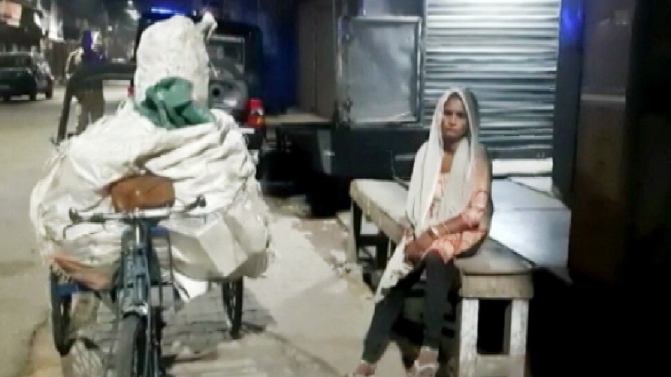 Hardoi Rag Picker and Rickshaw Puller Savitri Devi Struggles to Feed ...