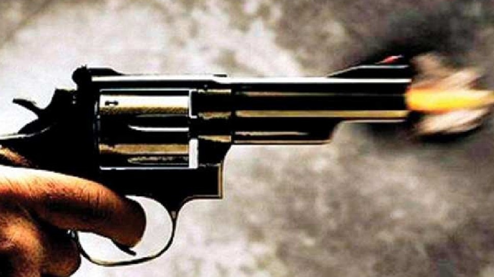 robbers fired shots at rampura phul, 1 injured | ਰਾਮਪੁਰਾ ਫੂਲ 'ਚ ਬੇਖੌਫ਼ ...