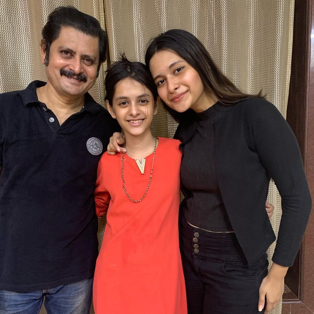 Bhabiji Ghar Par Hai Fame Manmohan Tiwari aka Rohitashv Gour Daughter ...