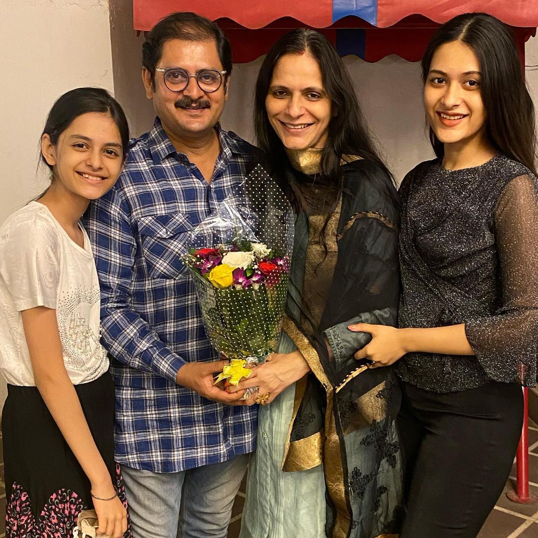 Bhabiji Ghar Par Hai Fame Manmohan Tiwari aka Rohitashv Gour Daughter ...
