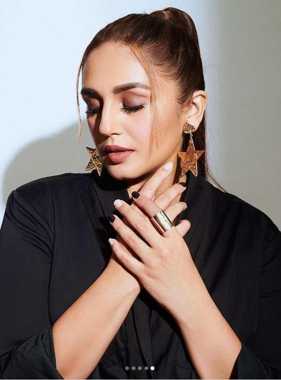 Huma Qureshi Glamrous Photoshoot in Black Skirt Maharani Rani Bharti ...