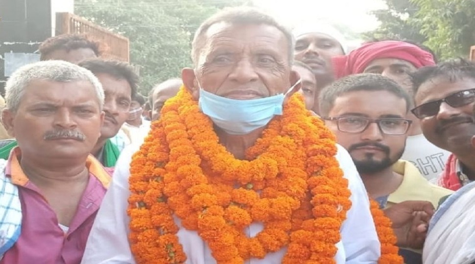 Begusarai debate between MLA Ram Ratan Singh and BDO Virendra Kumar ...