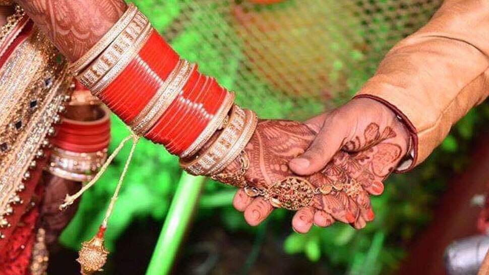 UP: In Badaun, the woman left the young man and married his father, RTI ...