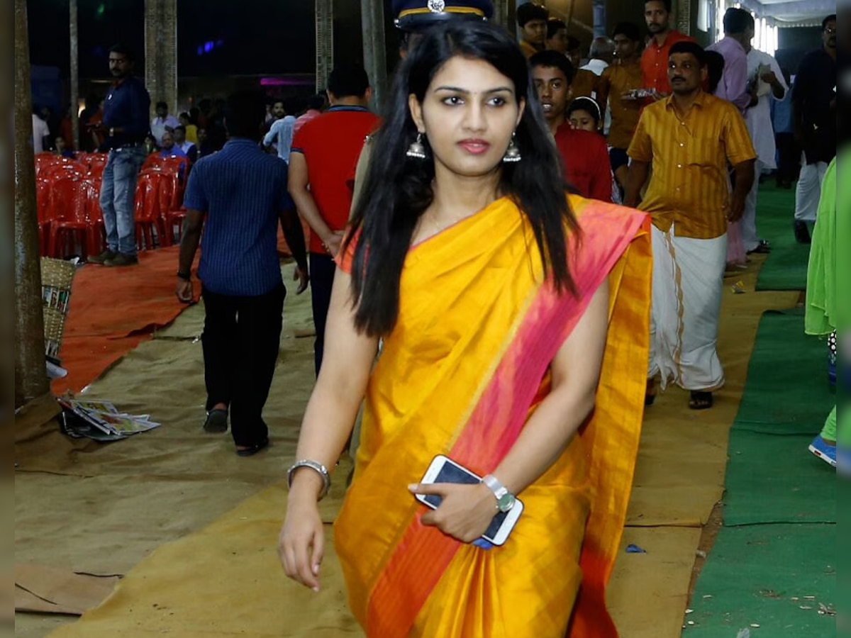 IAS Renu Raj Success Story: Journey from Doctor to UPSC Topper | Renu ...