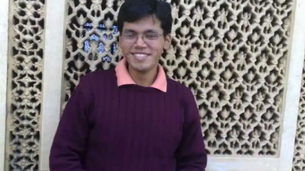 Shashank Mishra IAS Success Story: Journey of IIT passout Engineer to ...