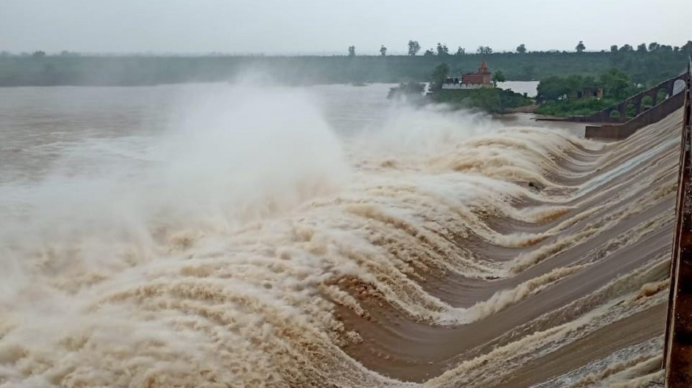 Devastation caused by heavy rains in Rajasthan 19 gates of Dholpur ...