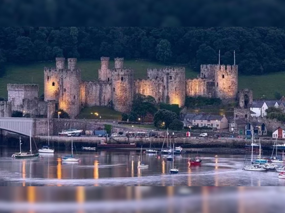 Ghost of girl whispers dont tell them to visitors Inside the haunted ...