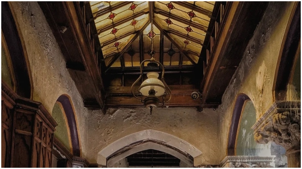 weird photos of abandoned house in scottish highland adam mark finds ...