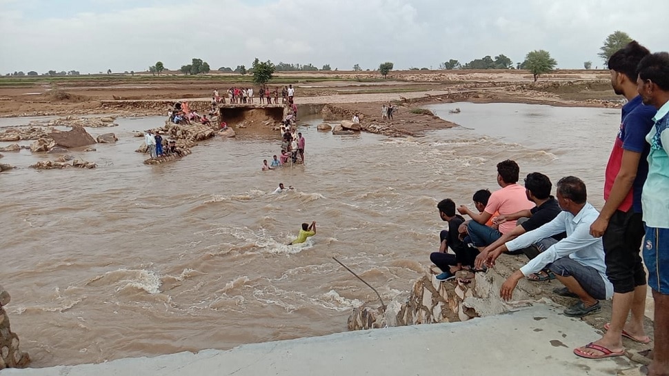 Flood in Rajasthan After the floods in Baran bridge broke people ...