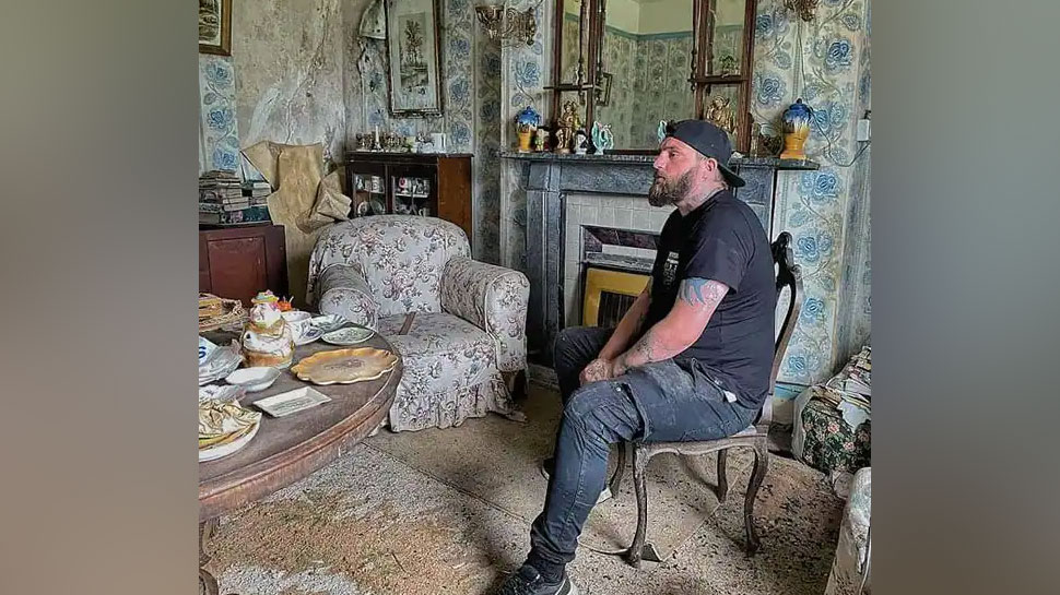 dead cat turned in mummy know what uk urban explorer adam mark found in ...