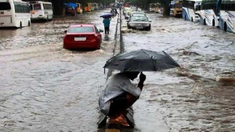 Heavy rain in Jharkhand waterlogging in Ranchi Bridge over Kanchi river ...