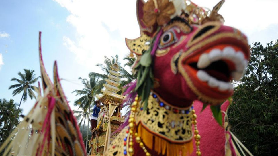 unusual death rituals and customs around the world from china hanging ...