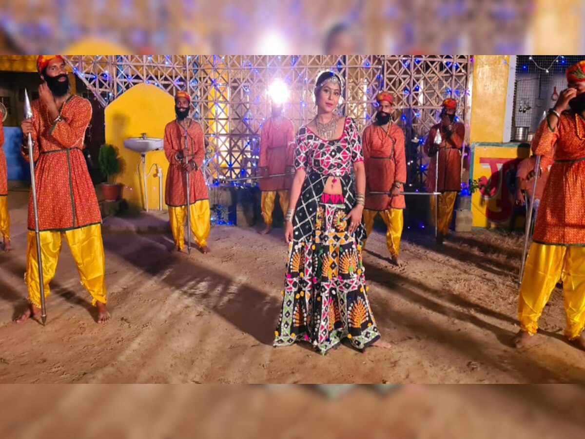 bhojpuri film army shooting dinesh lal nirhua and roopa mishra pictures ...