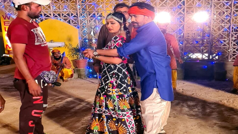 bhojpuri film army shooting dinesh lal nirhua and roopa mishra pictures ...