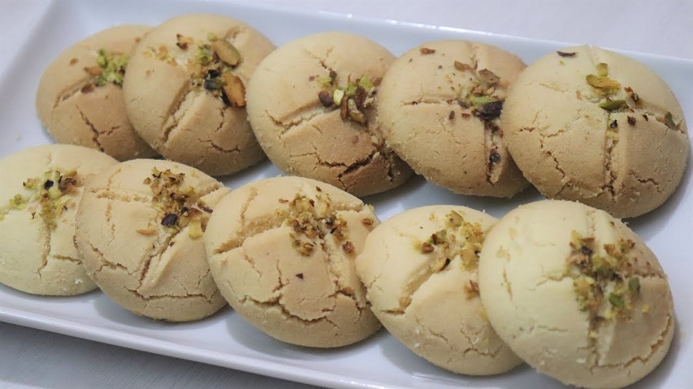 famous food item of meerut uttar pradesh nan khatai sweets and it ...