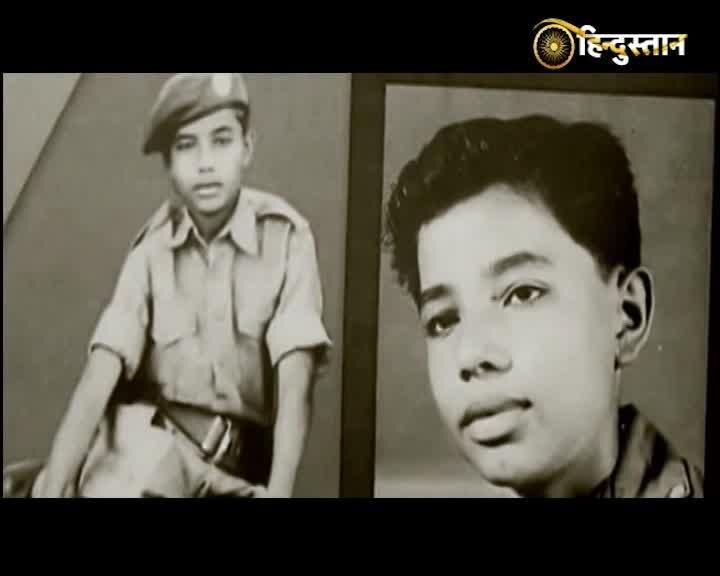 narendra modi's father damodardas tea stall vadnagar railway station ...
