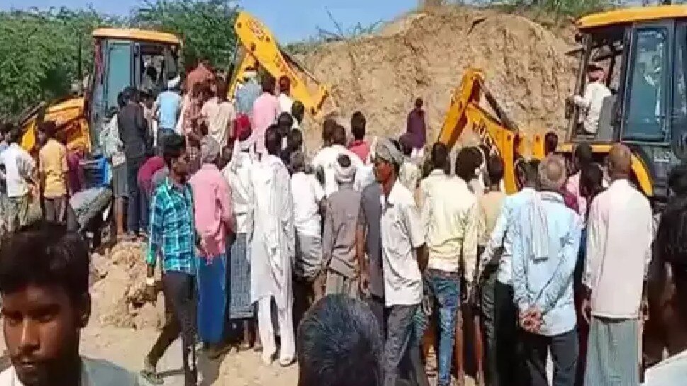 Earthen mound collapsed in Kanpur mother-in-law buried alive | कानपुर में सास-बहू जिंदा दफन ...