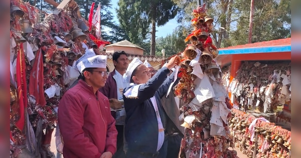 AAP visited Nyay Devta temple said Congress BJP made Uttarakhand ...