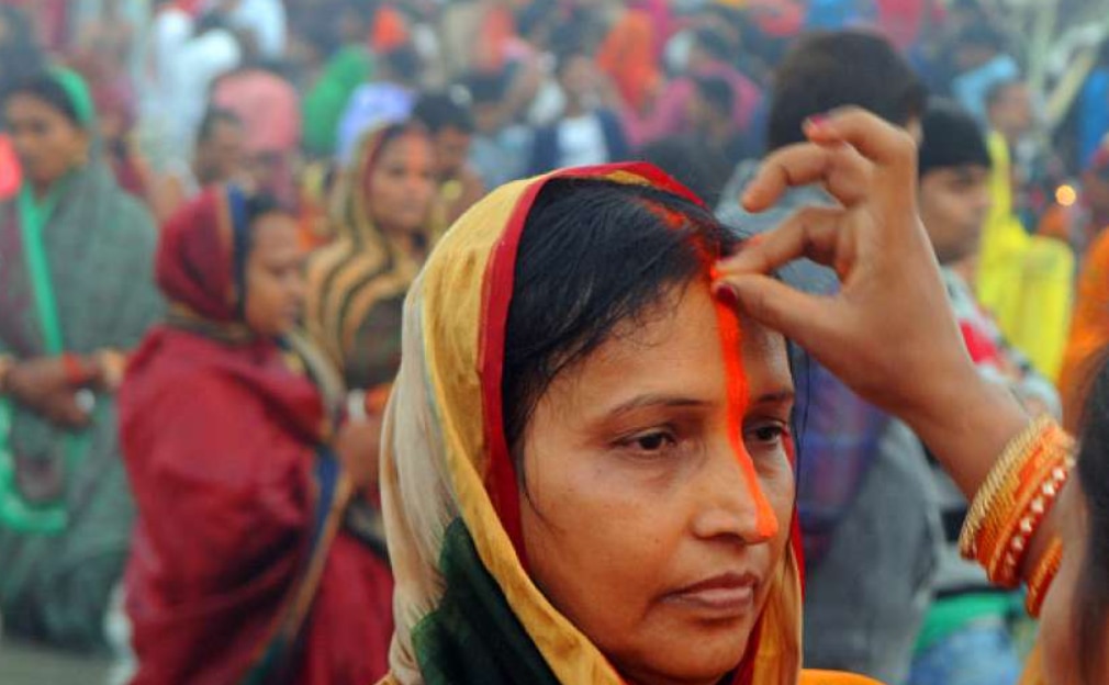 chhath mein nak tak lmba sindur kyo lagate hain know the reason for ...