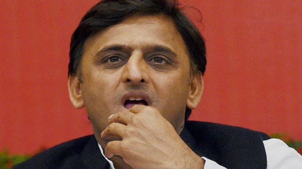 Akhilesh Yadav face big blow on his Twitter attack UP BJP retaliated ... Akhilesh Yadav face big blow on his Twitter attack UP BJP retaliated ...