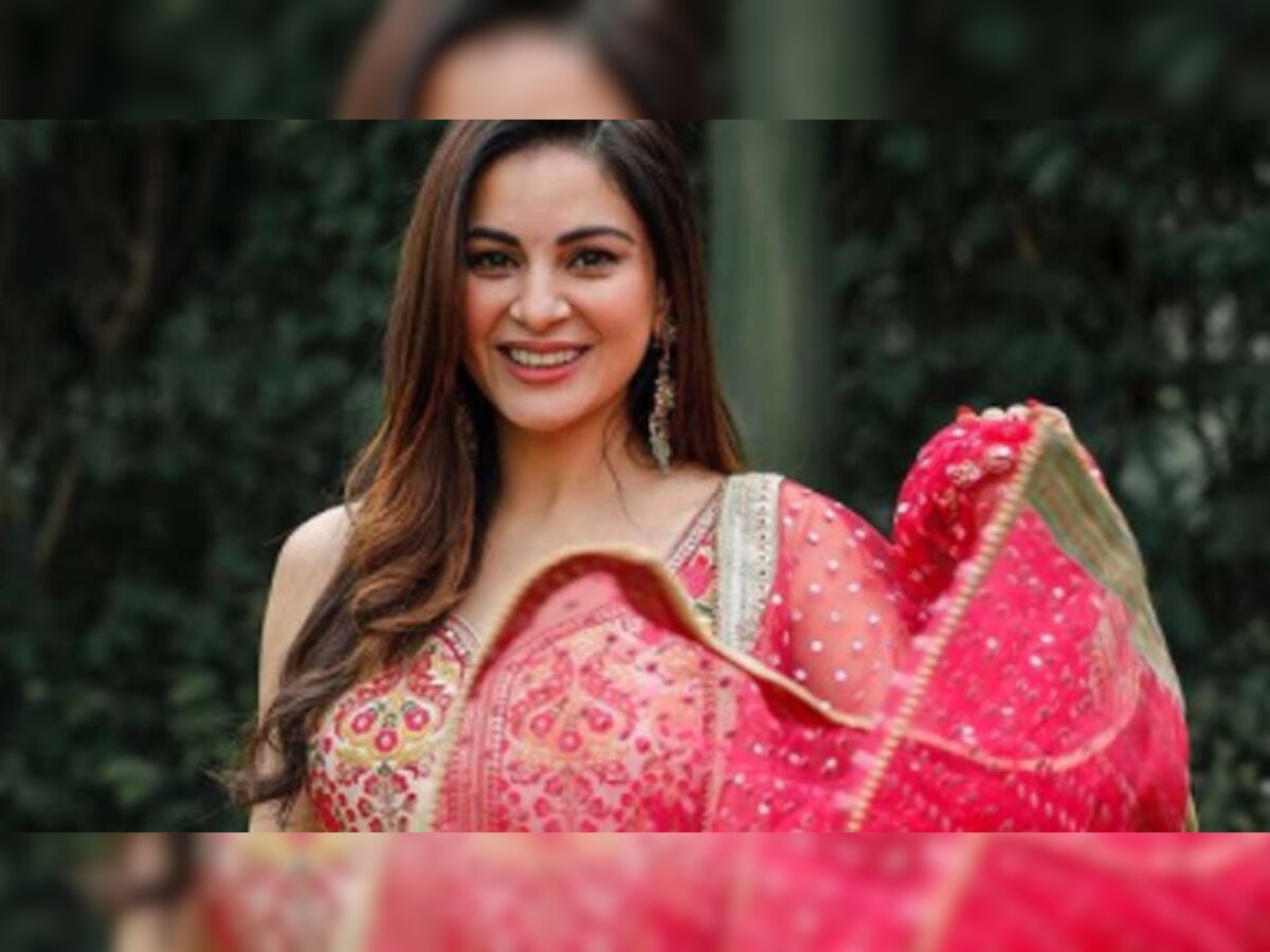 shraddha arya back to mumbai without husband rahul nagal shows her ...