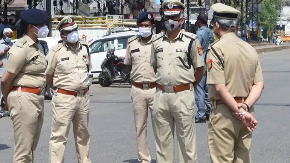 new rules active for delhi police officer and staff, who sitting in any ...