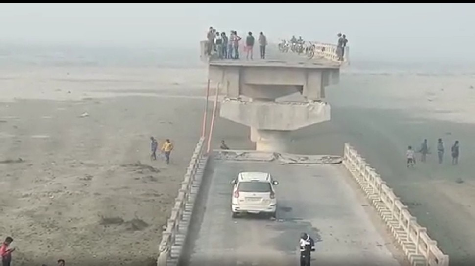 UP breaking news kolaghat bridge collapse in Shahjahanpur on Ramganga ...