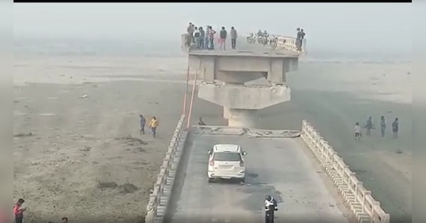 UP breaking news kolaghat bridge collapse in Shahjahanpur on Ramganga ...