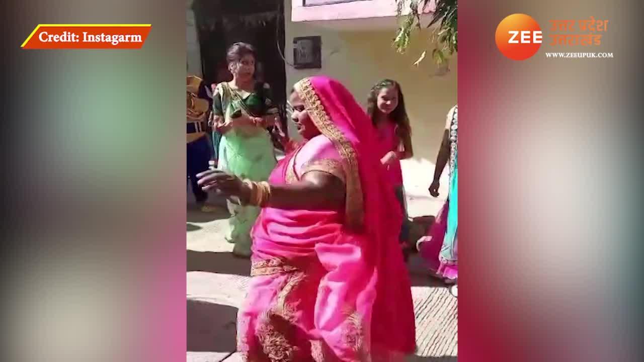 Desi Chachi Viral Video aunty dances fiercely on beat of dholak video ...