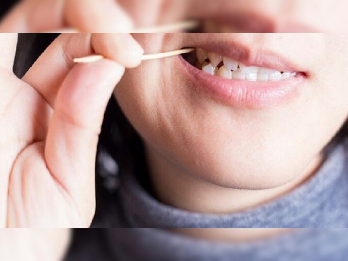 Toothpicks use can harm teeth and gums | कहीं आपको भी तो नहीं खाने के ...