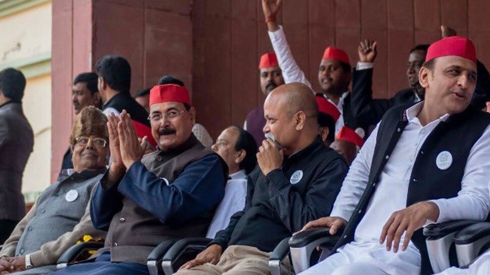 up election 2022, SP Spokes person IP Singh sends locks to UP BJP ...