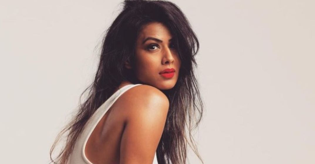 Nia Sharma Shares Hula Hooping Video on Instagram goes viral after pole ...
