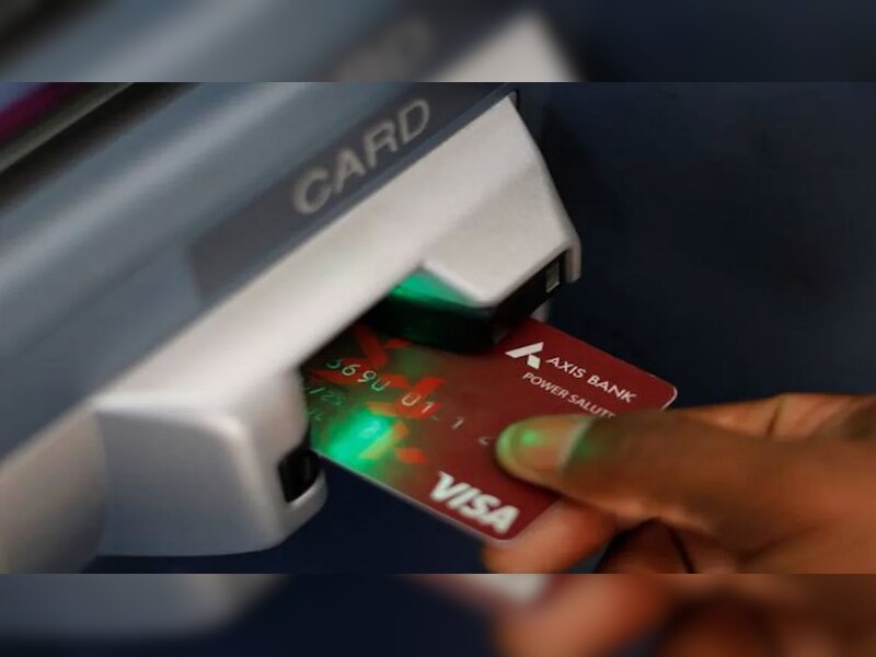 when use atm focus on green light for safe atm transaction | ATM से कैश ...