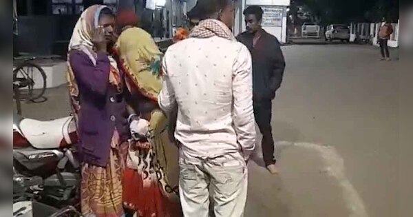 Terror of dogs again seen in madhyapradesh biting innocent girl in Dhar ...