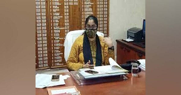 mandla collector deducted salary of 28 officer negligence redressal ...