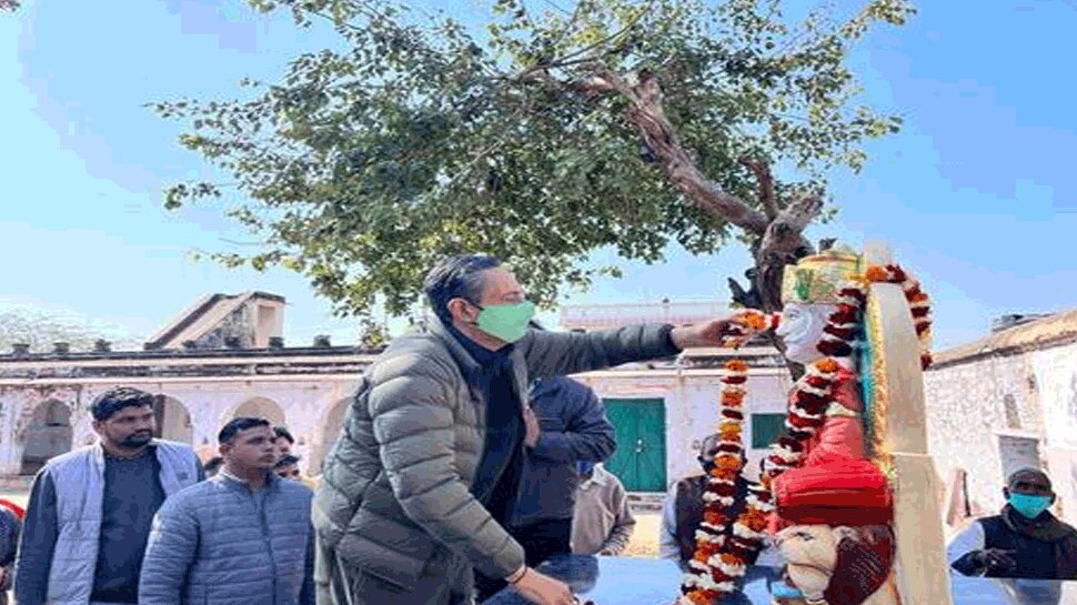 Minister Vishvendra Singh reached village Bahaj paid tribute to martyr ...