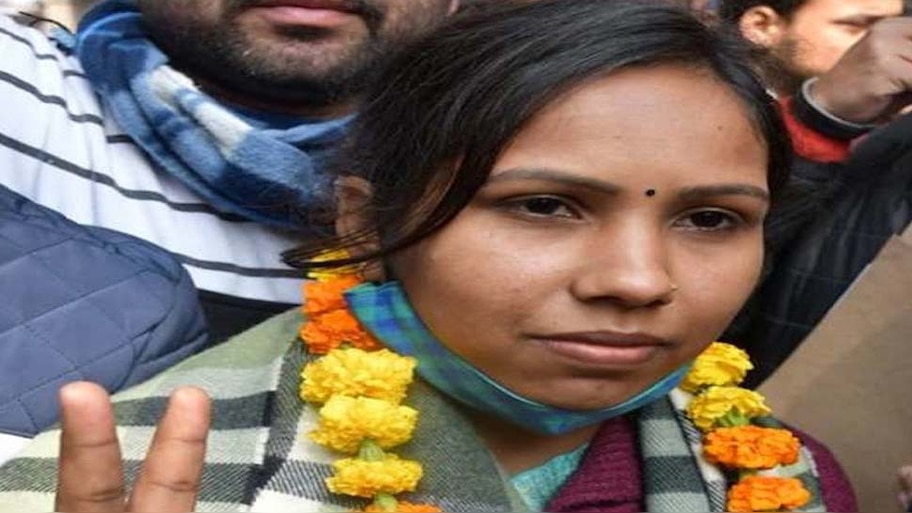 Khushi Dubey sister Neha will contest from this party Neelima Katiyar ...